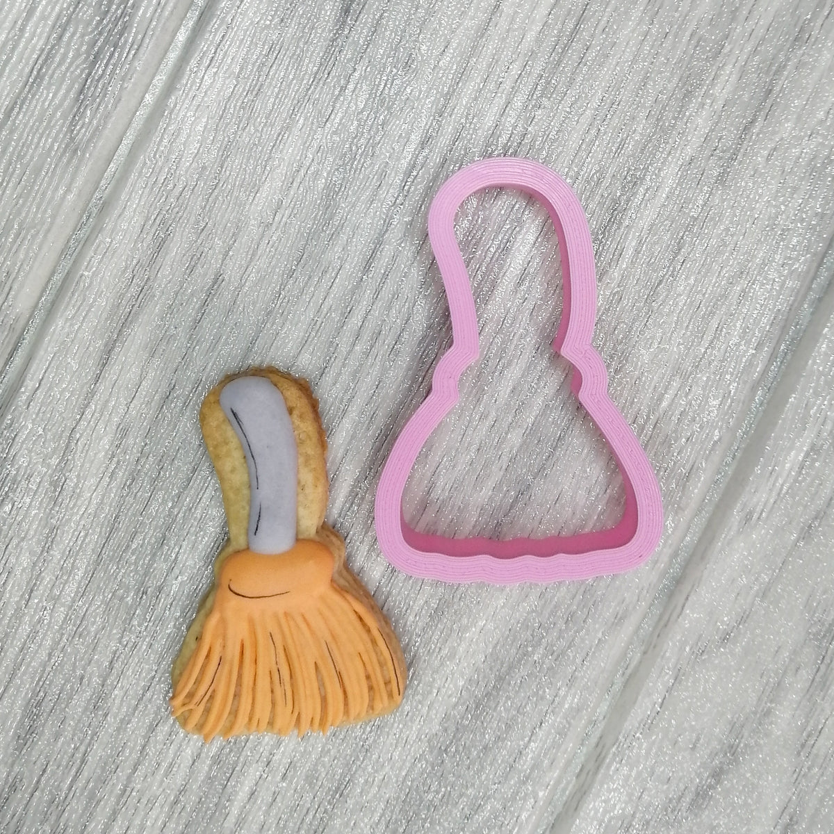 Witches Broom Cutter – Iced